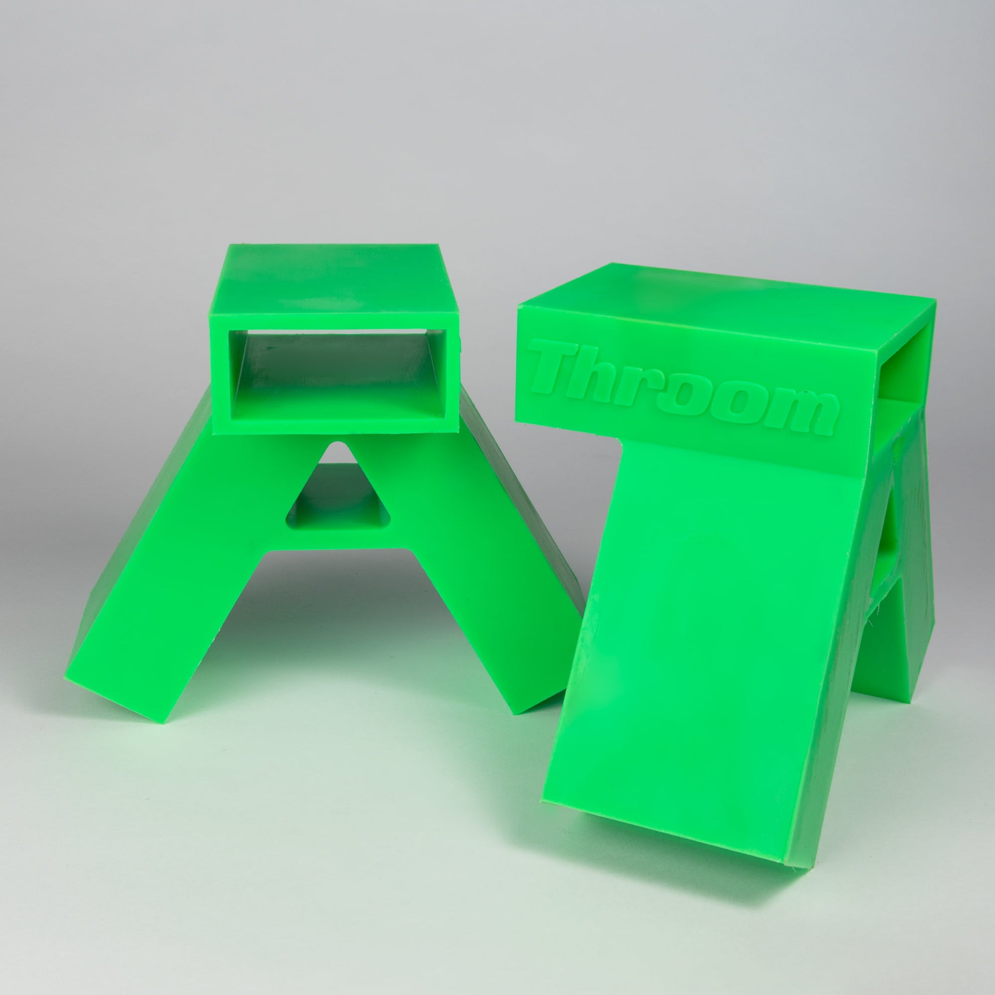 Alpha Stand — throomtargets
